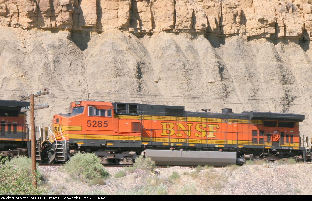BNSF 5285